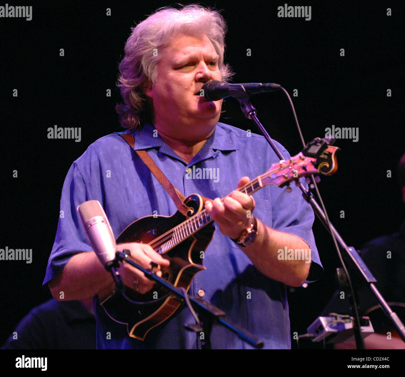 Ricky skaggs in concert hi-res stock photography and images - Alamy
