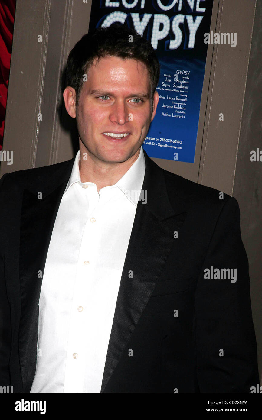 St james theater new york hi-res stock photography and images - Alamy