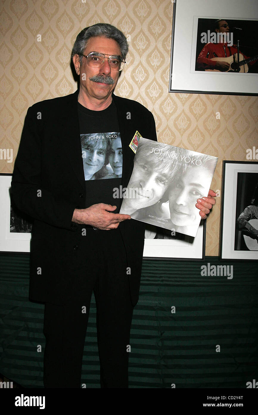 Mar. 28, 2008 - New York, New York, U.S. - MARK AND CAROL LAPIDOS ...