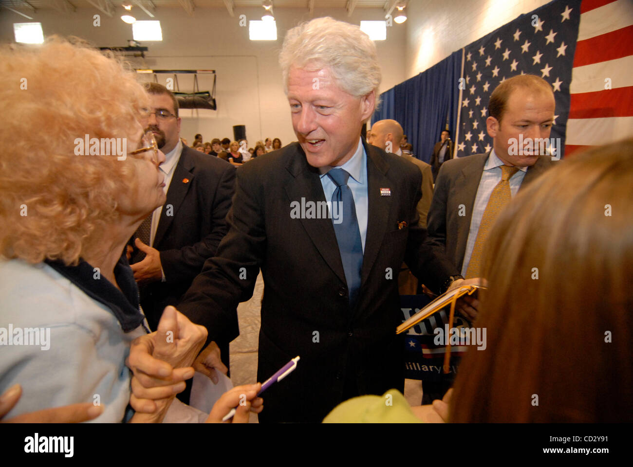 Hillary bill clinton school hi-res stock photography and images - Alamy