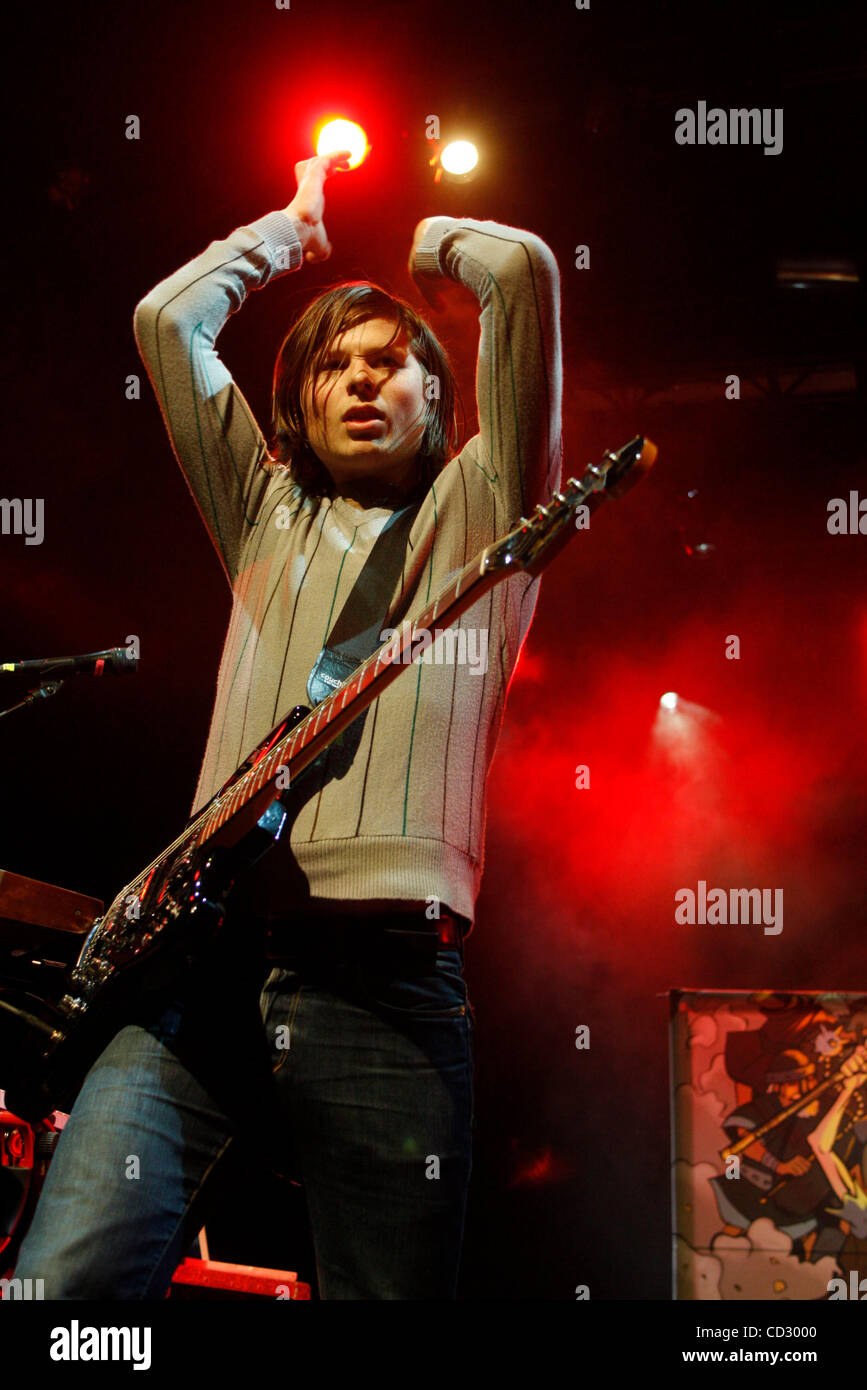Alex turner 2008 hi-res stock photography and images - Alamy