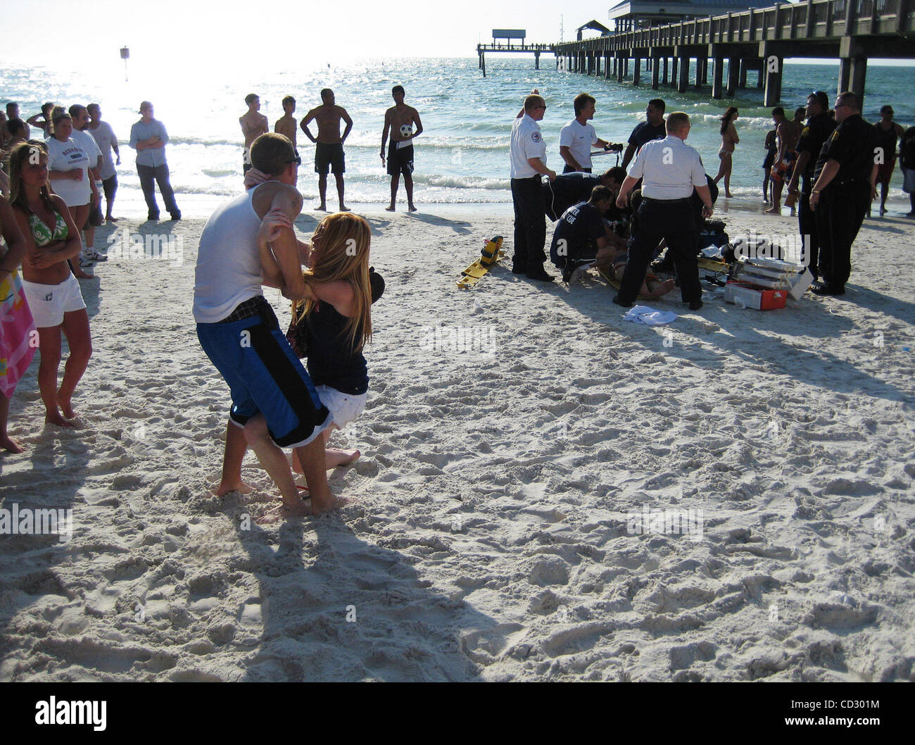 Beach cpr hi-res stock photography and images - Alamy