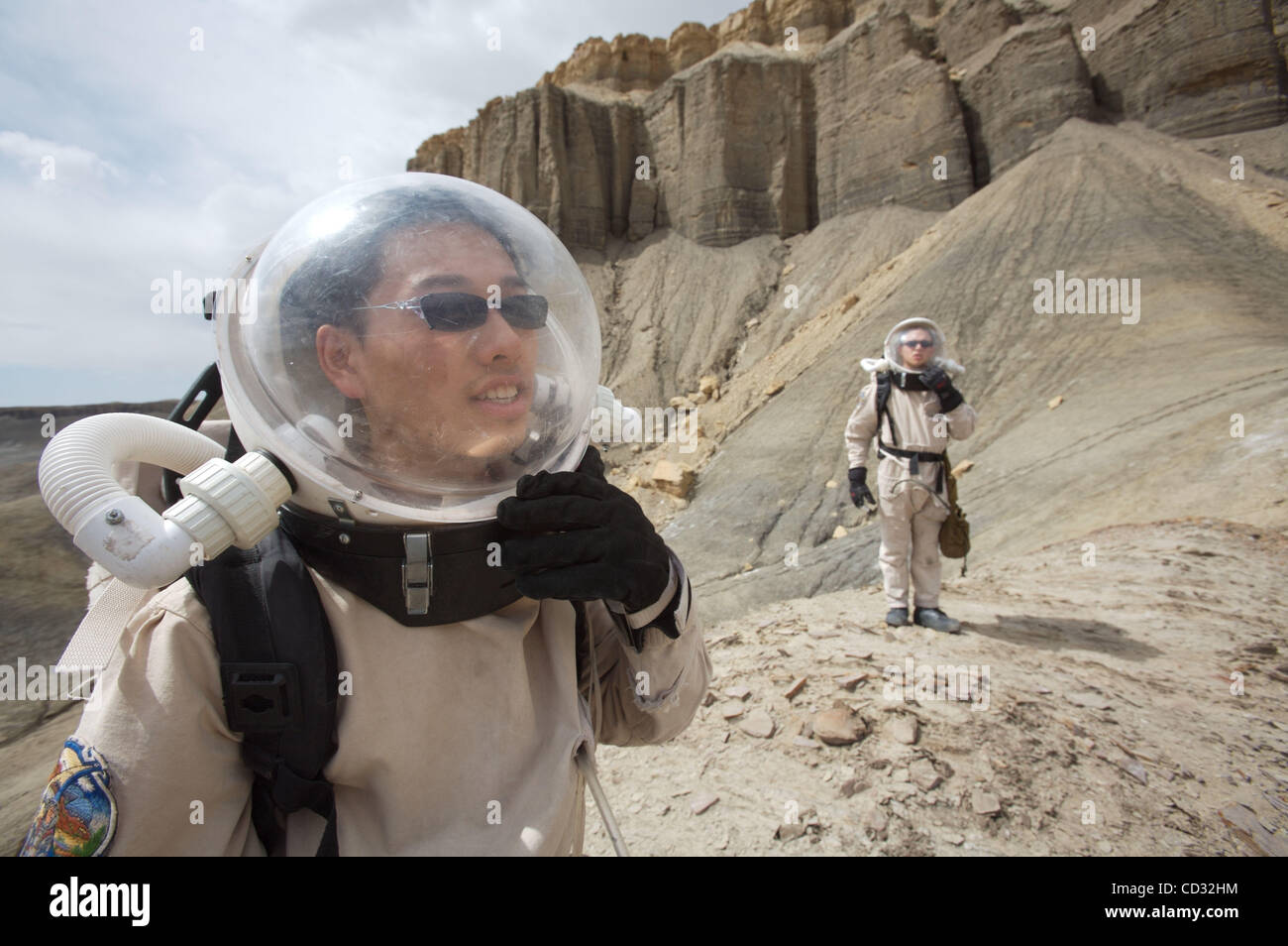 Apr. 04, 2008 - Hanksville, Utah, U.S. - Crew members BORIS YIM SHING ...