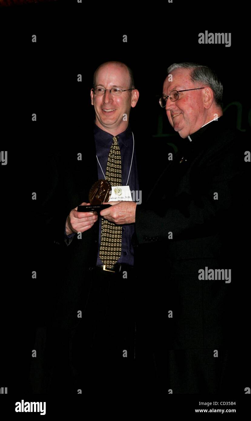 Apr. 10, 2008 - New York, New York, U.S. - THE 59TH ANNUAL CHRISTOPHER ...