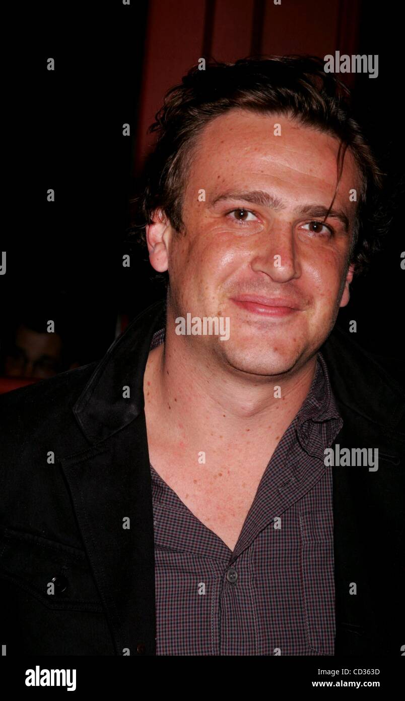 Apr. 13, 2008 - New York, New York, U.S. - GUESTS ARRIVING AND ...