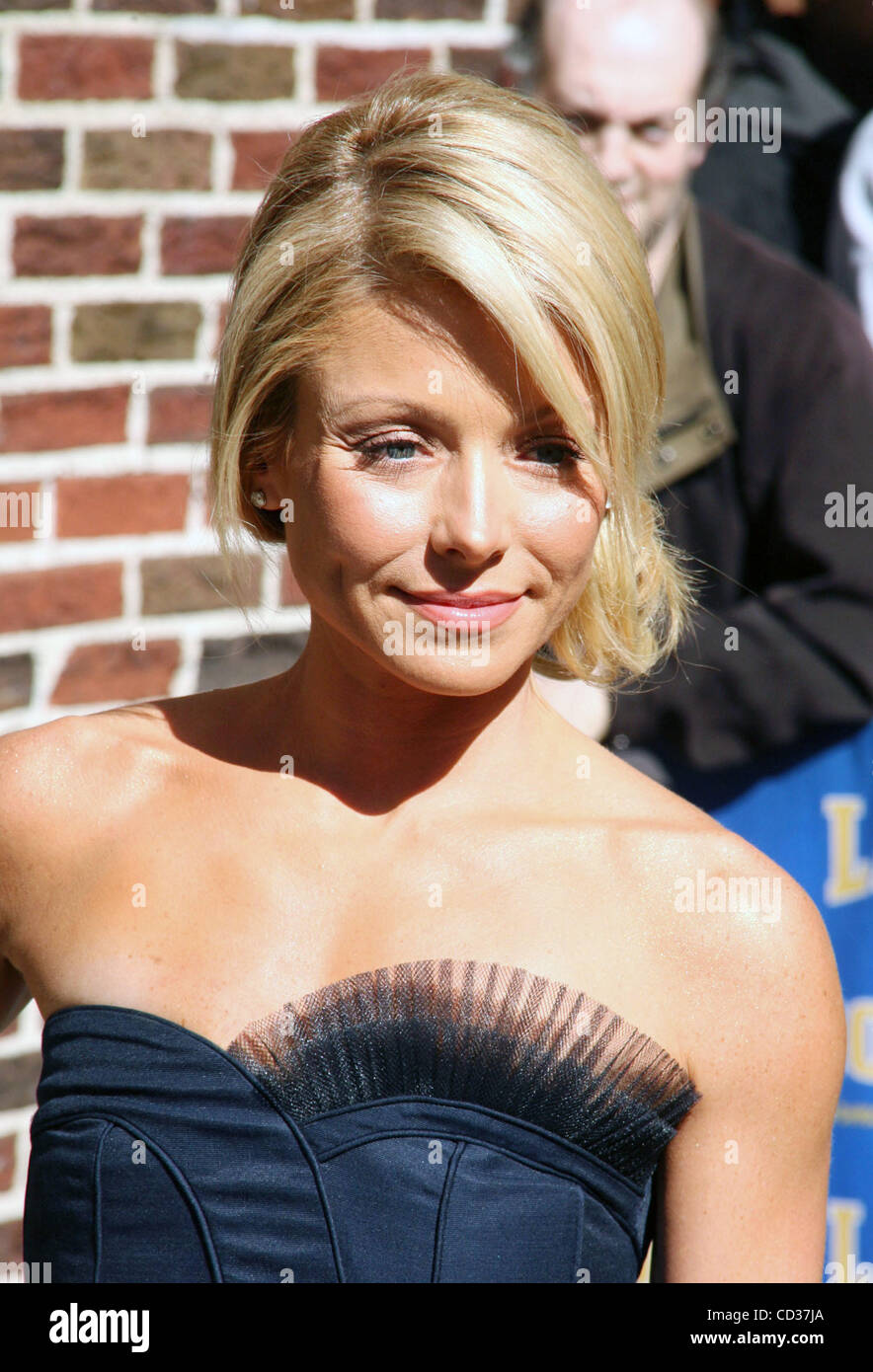 Apr 17, 2008 - New York, NY, USA -Actress/ talk show host KELLY RIPA ...