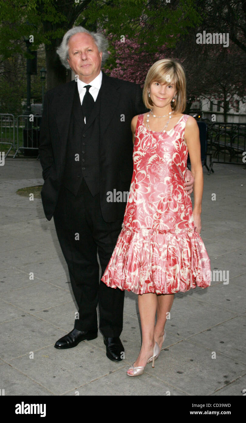 Apr 22, 2008 - New York, NY, USA - GRAYDON CARTER and ANNA CARTER at ...