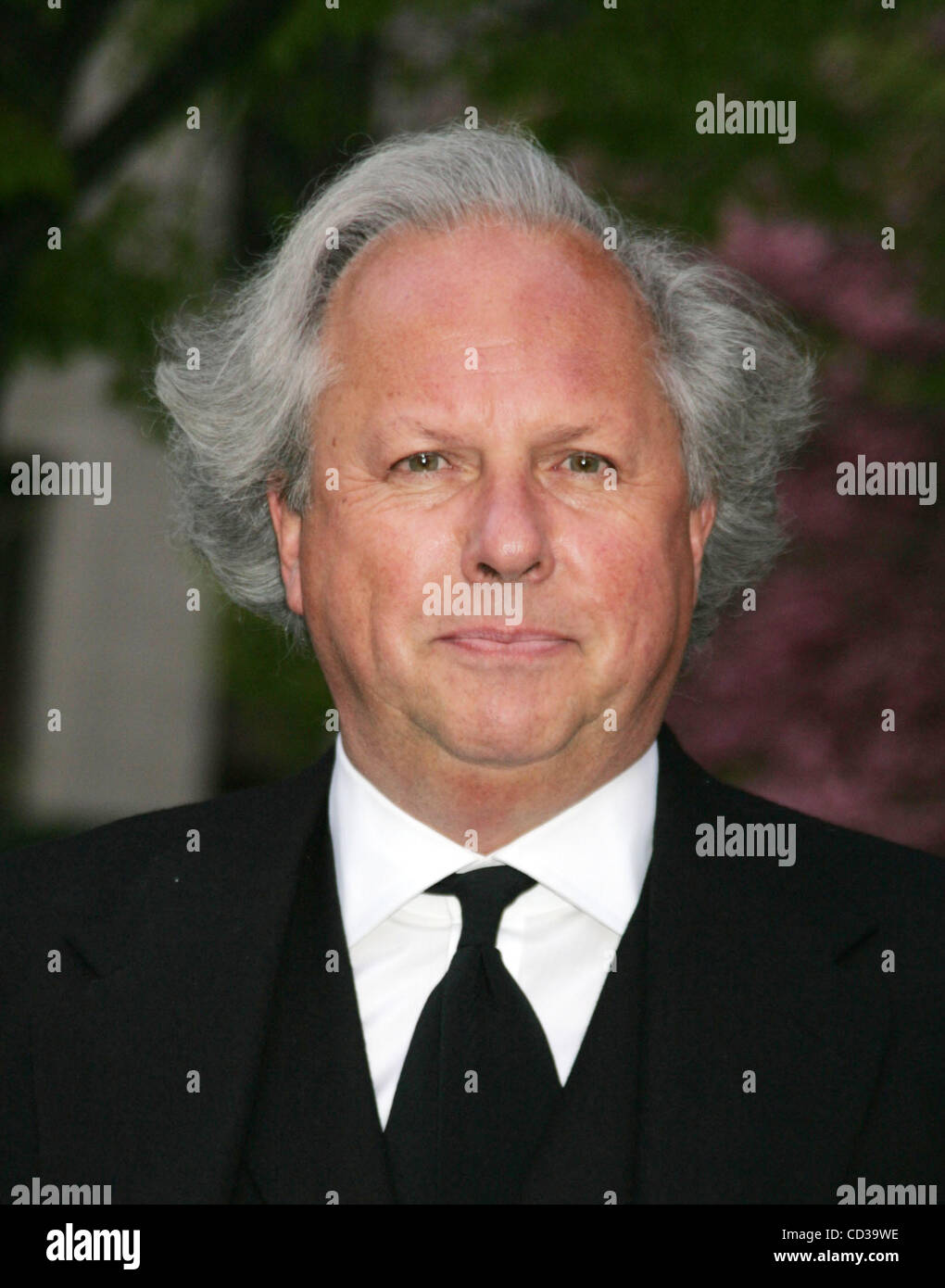 Apr 22, 2008 - New York, NY, USA - GRAYDON CARTER at the arrivals for ...