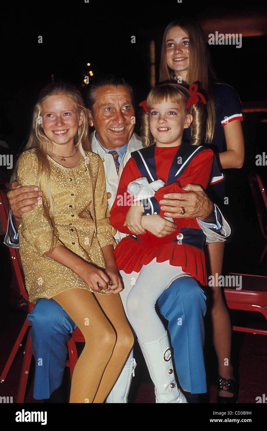 Apr. 24, 2008 - Hollywood, California, U.S. - 7660.HOLLYWOOD STAR ...