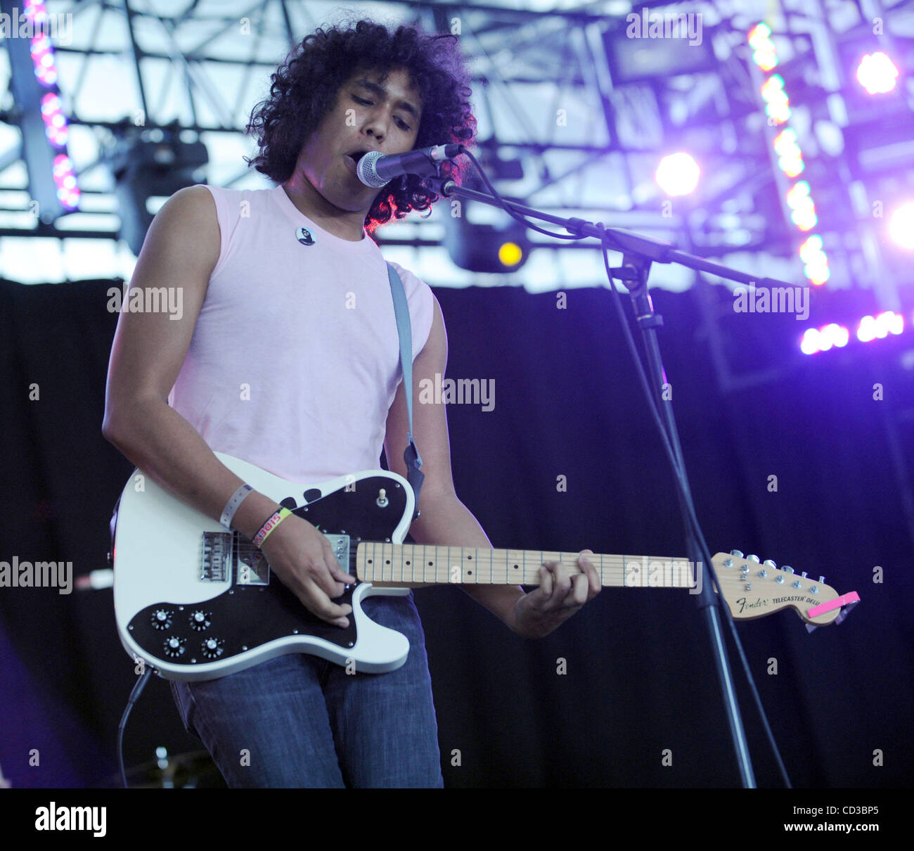Apr 25, 2008 - Indio, California; USA - Singer / Guitarist REGGIE ...