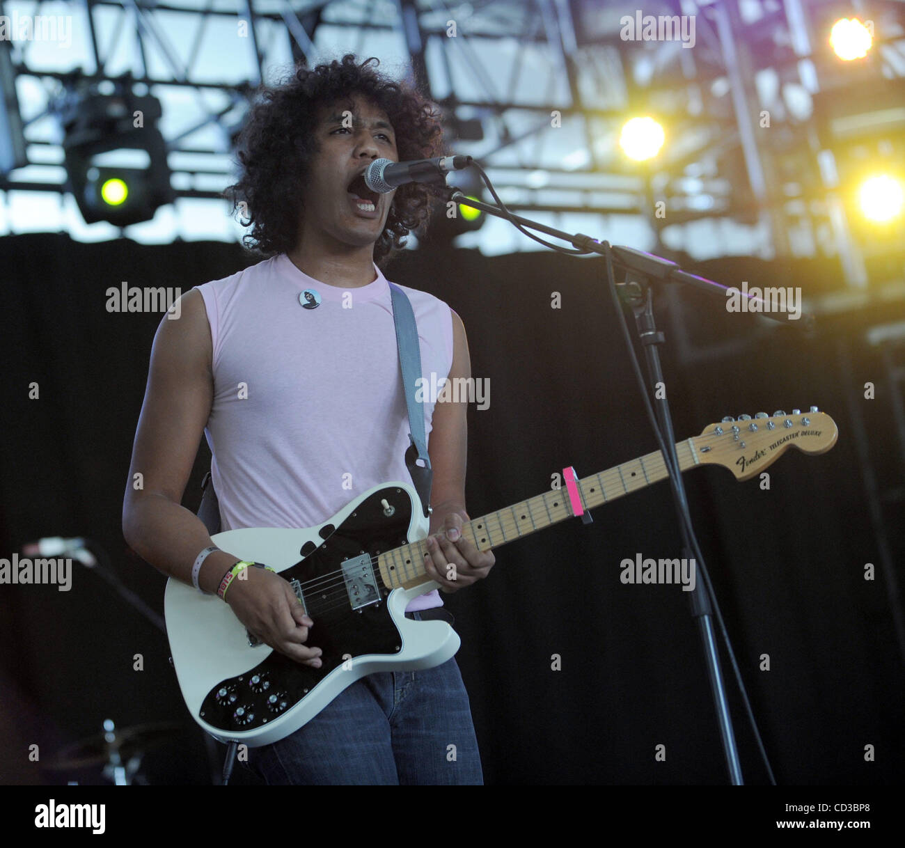 Apr 25, 2008 - Indio, California; USA - Singer / Guitarist REGGIE ...