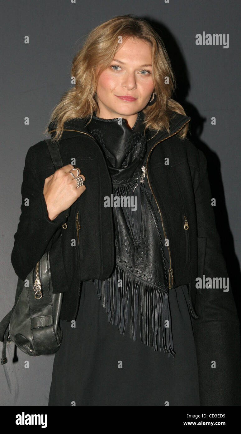 Leanna walsman hi-res stock photography and images - Alamy