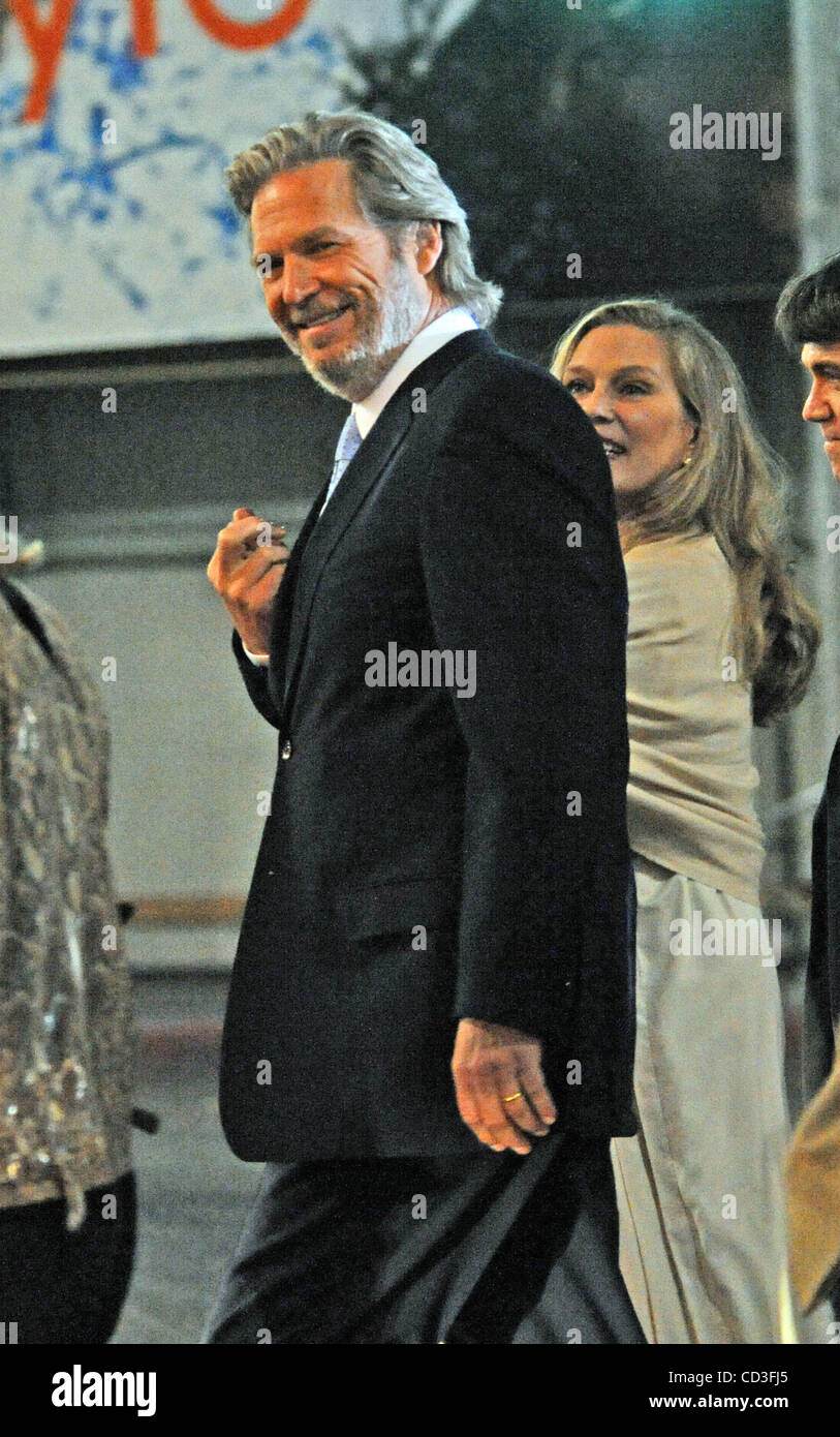 Apr 30, 2008 - Hollywood, California; USA - Actor JEFF BRIDGES makes an ...