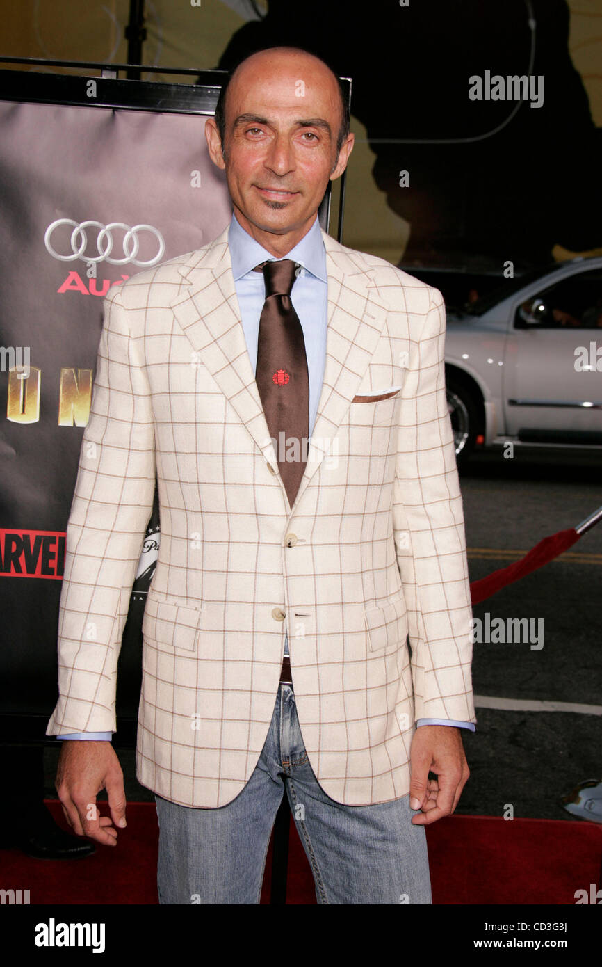 Apr 30, 2008 - Hollywood, California, USA - Actor SHAUN TOUB arriving ...