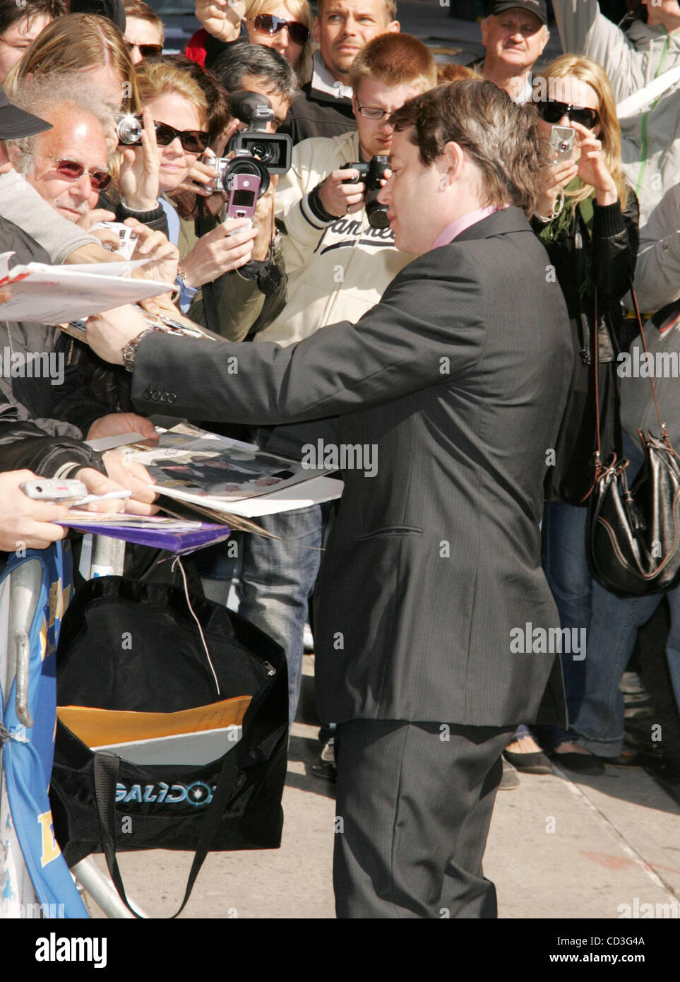 Matthew broderick signs autographs fans hi-res stock photography and ...