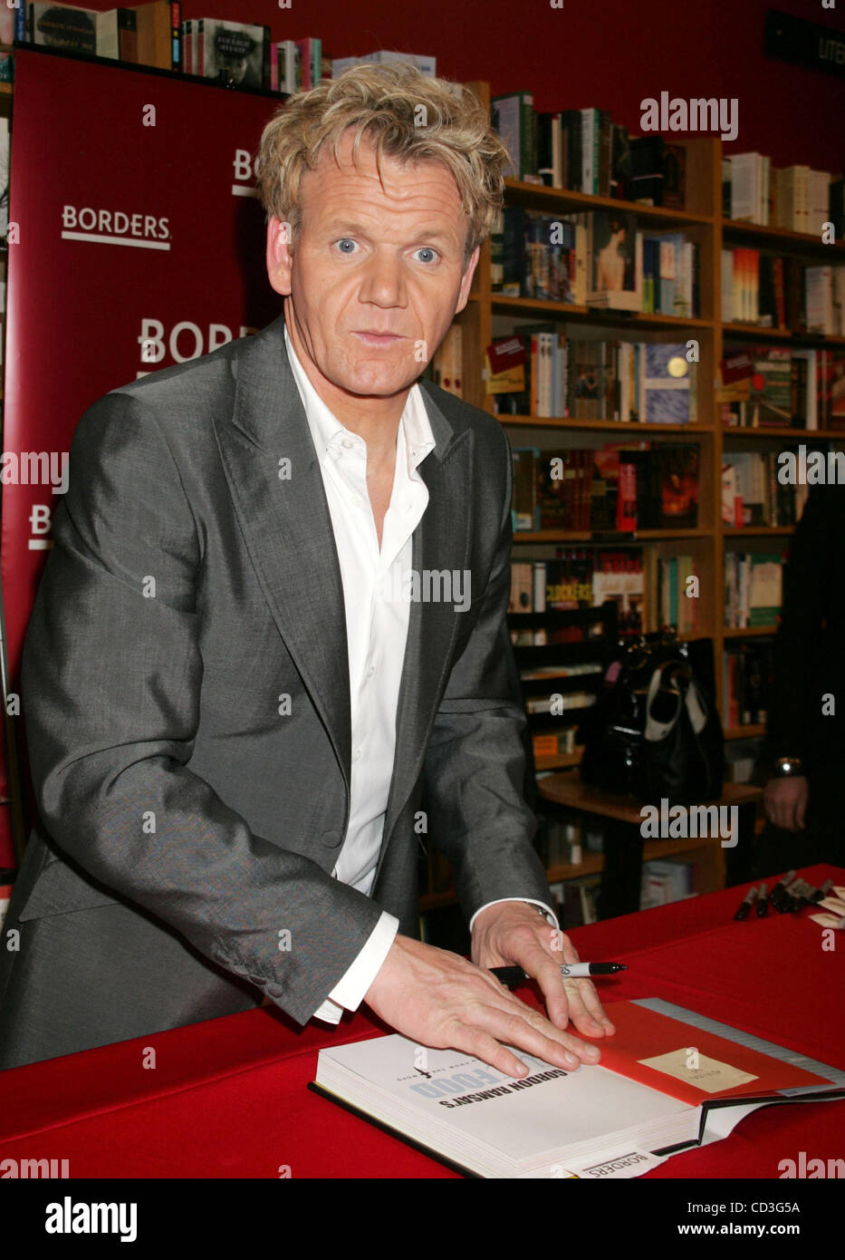 Gordon ramsay scottish chef hi-res stock photography and images - Alamy