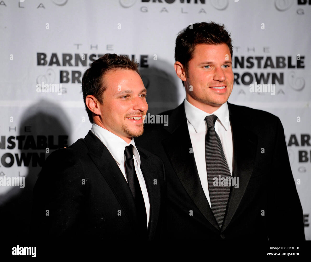 Brothers Drew Lachey (left) and Nick Lachey, singers and television ...