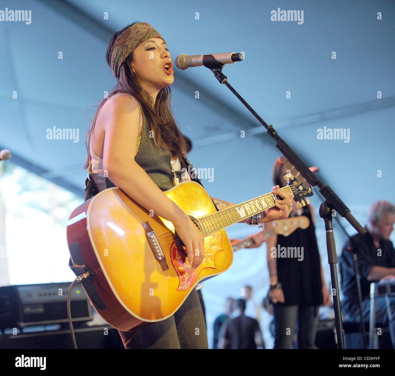 Singer michelle branch hi-res stock photography and images - Alamy