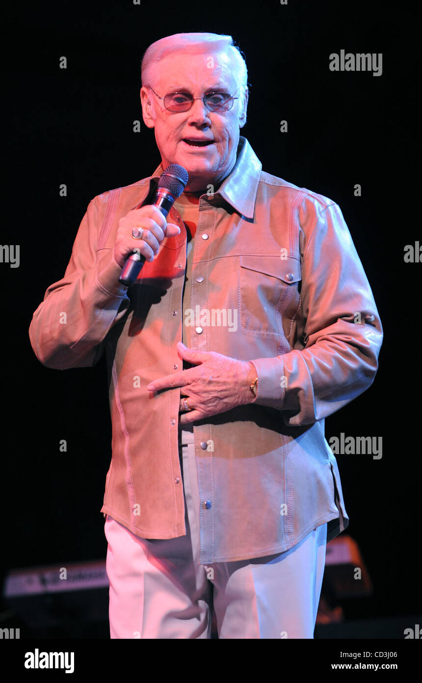 George jones country singer hi-res stock photography and images - Alamy