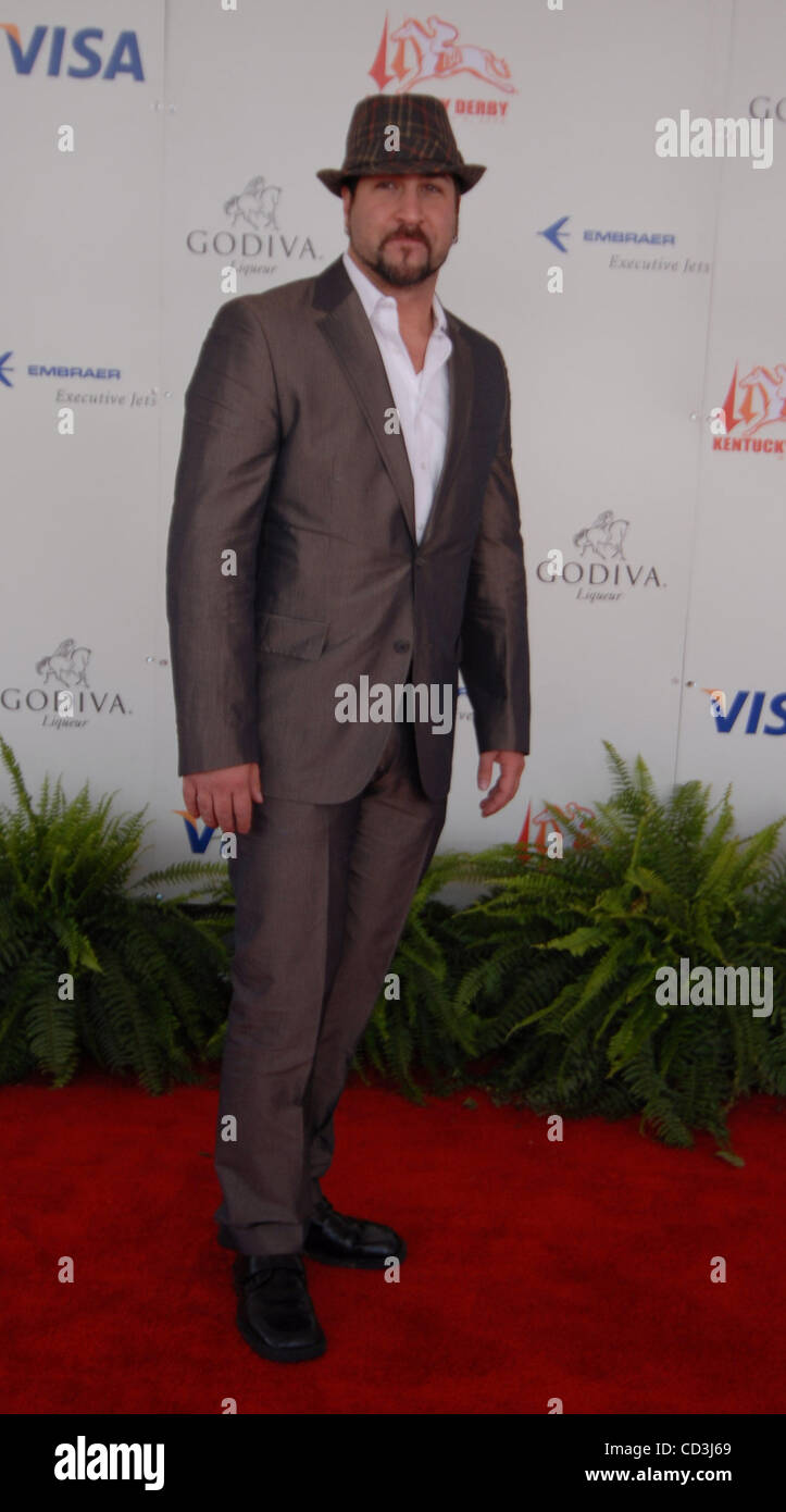 Singer and actor Joey Fatone walks down the red carpet at the 134th ...