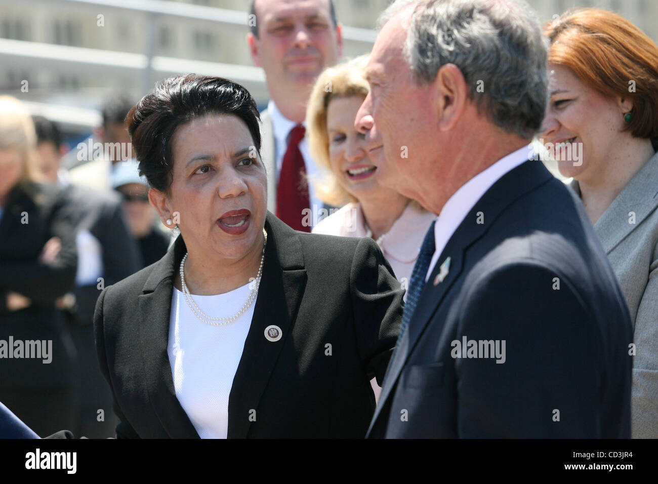 Sarah gonzalez hi-res stock photography and images - Alamy