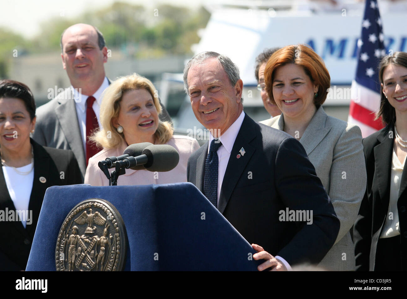 Mayor Michael Bloomberg and Speaker Christine Quinn announcing new ...
