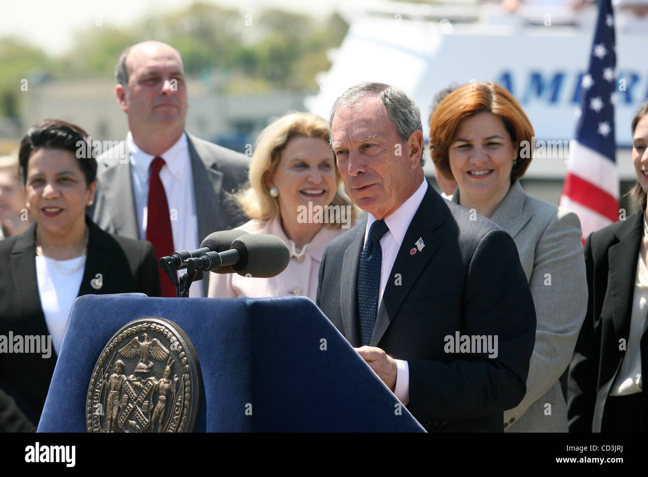 Mayor Michael Bloomberg and Speaker Christine Quinn announcing new ...