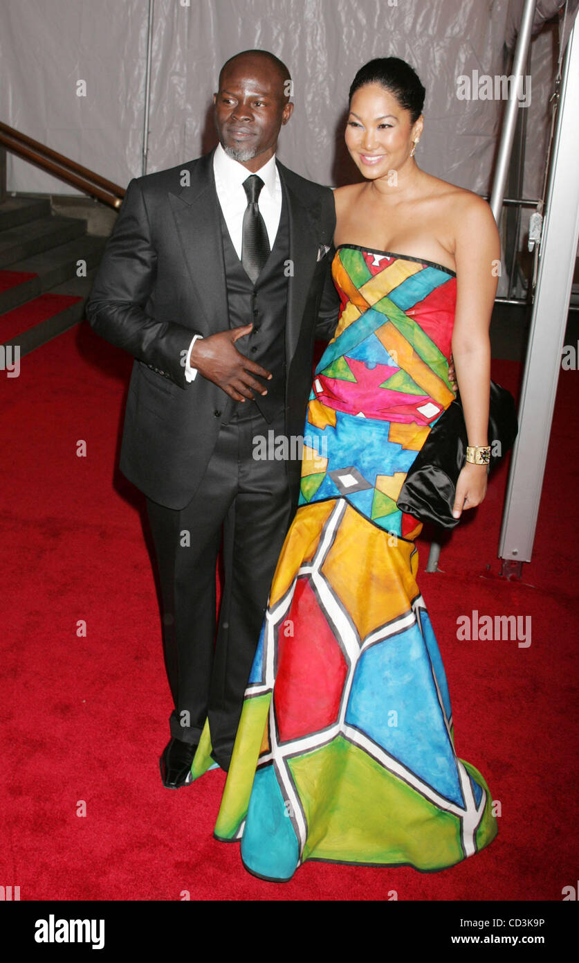 May 05, 2008 - New York, NY, USA - Actor DJIMON HONSOU and designer ...