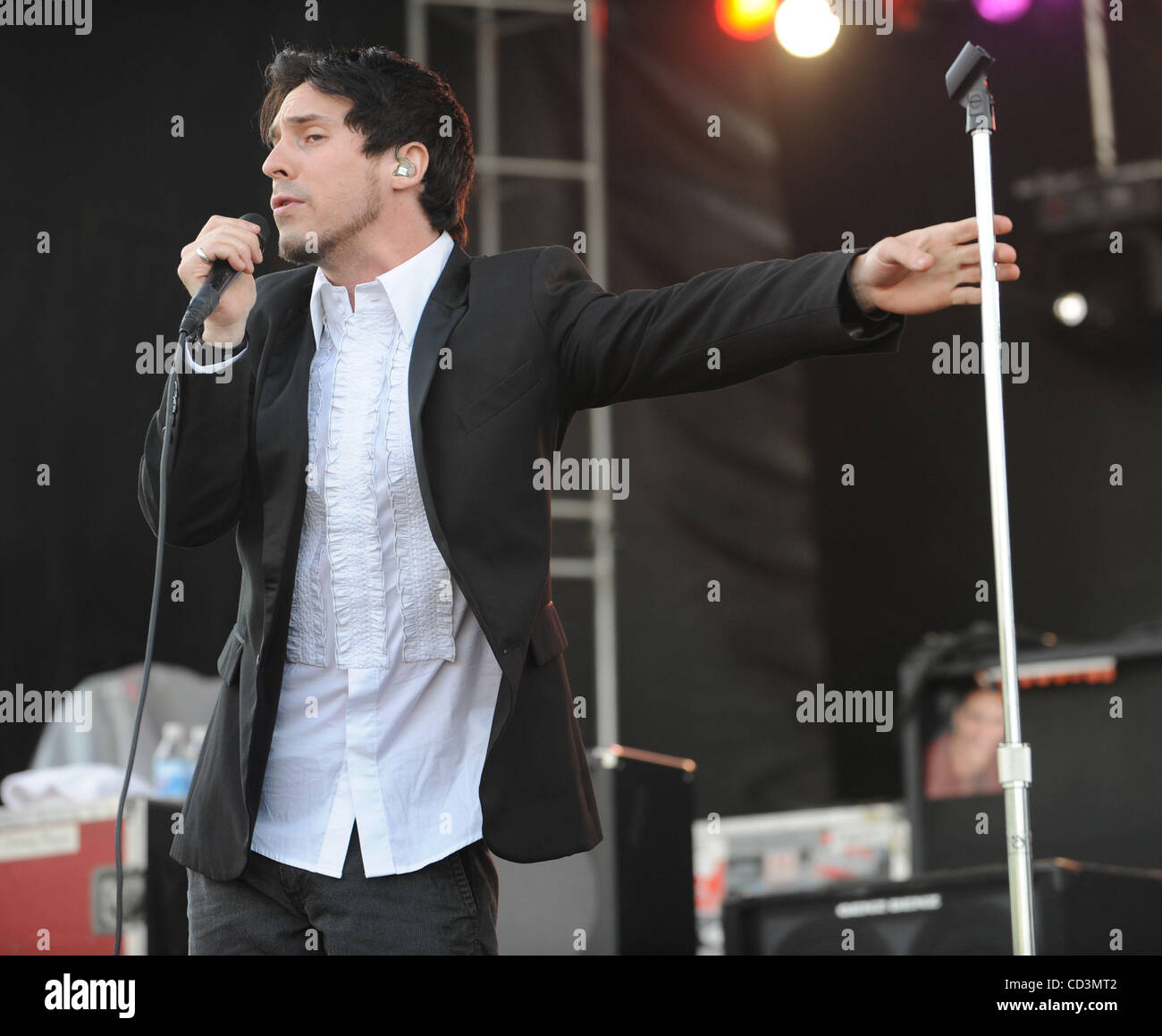 May 17, 2008 - Columbus, Ohio; USA - Singer JESSE HASEK of the band 10 ...