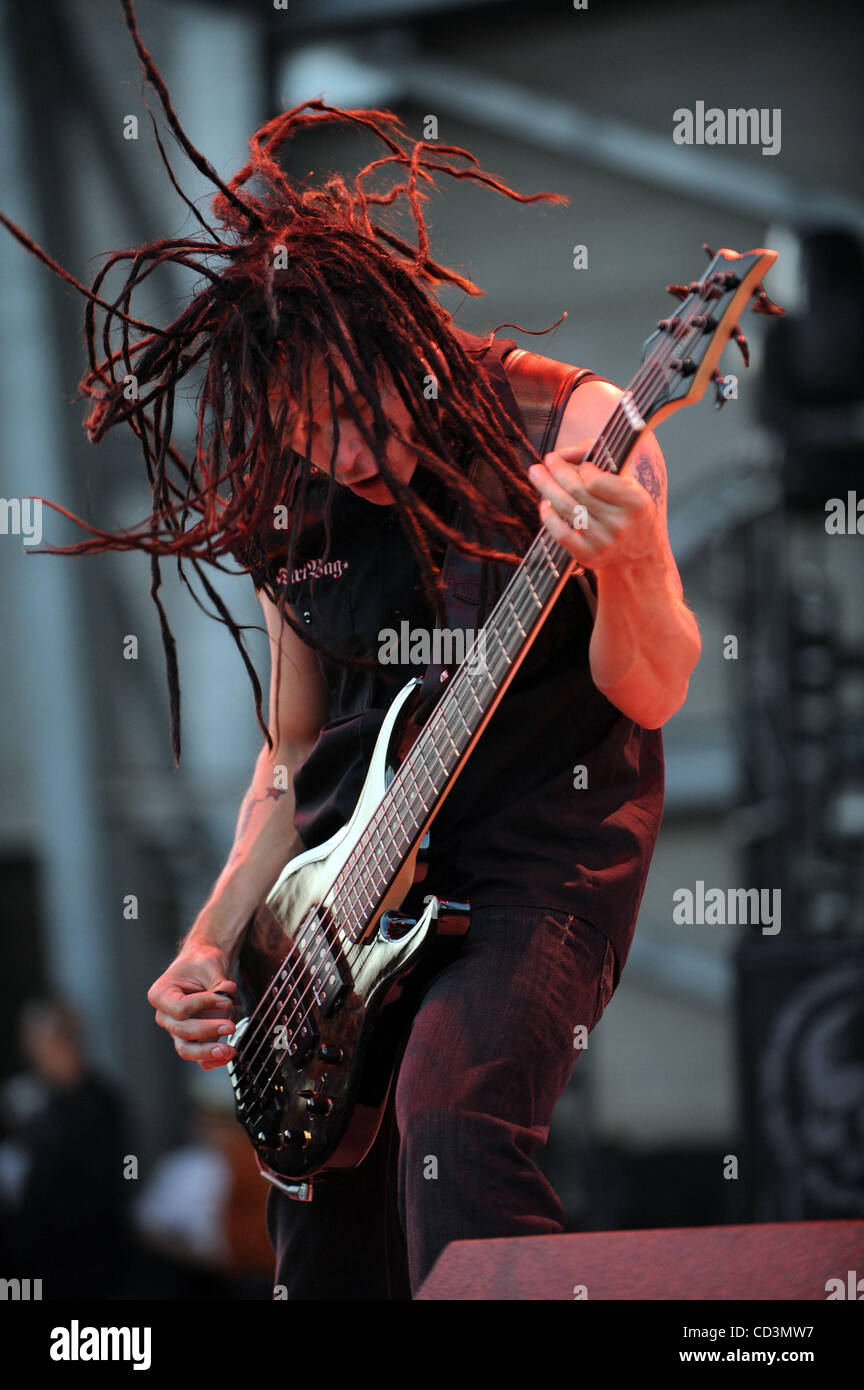 May 17, 2008 - Columbus, Ohio; USA - Bass Guitarist JOHN MOYER of the ...