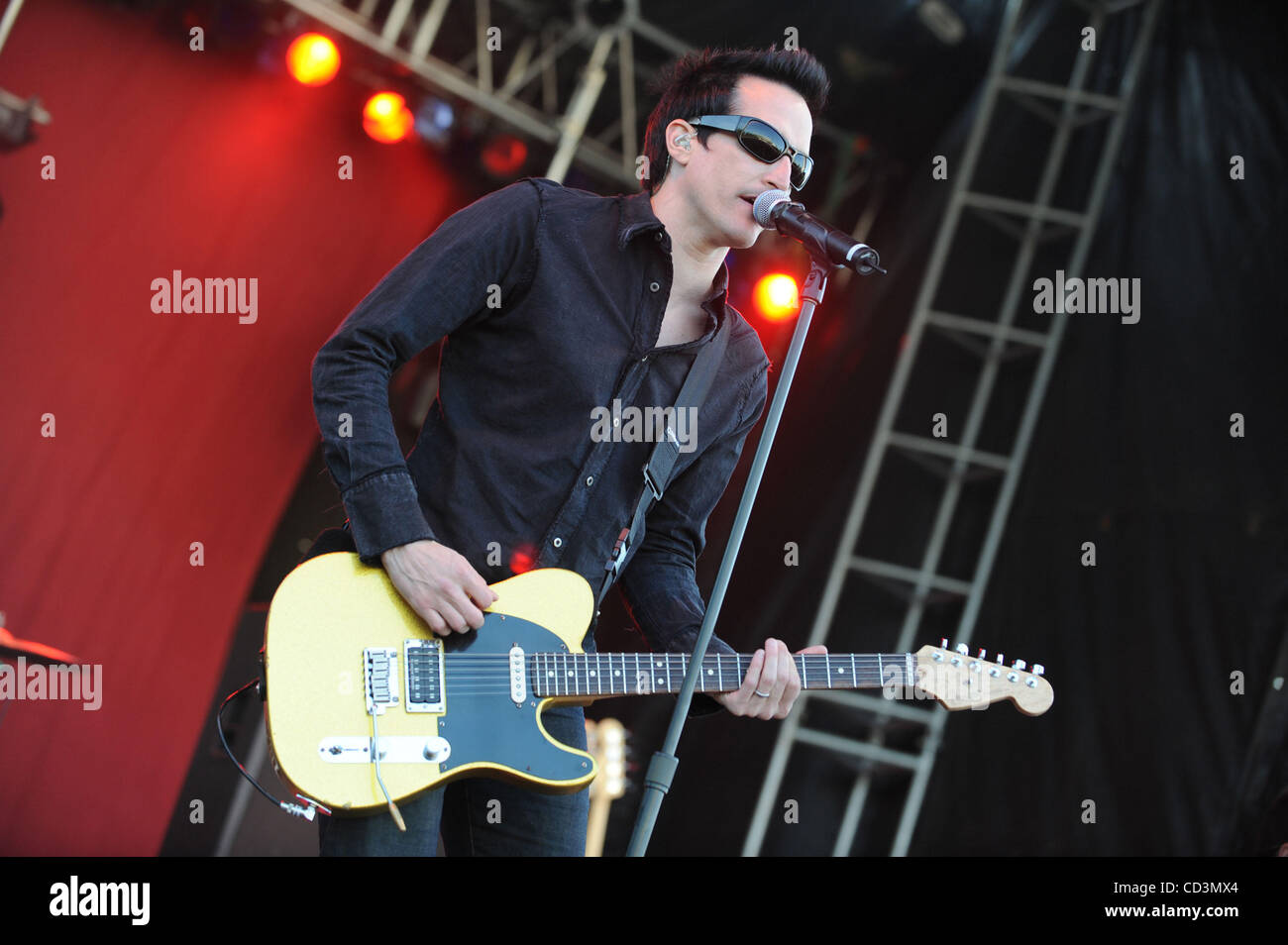 May 17, 2008 - Columbus, Ohio; USA - Singer RICHARD PATRICK of the band ...