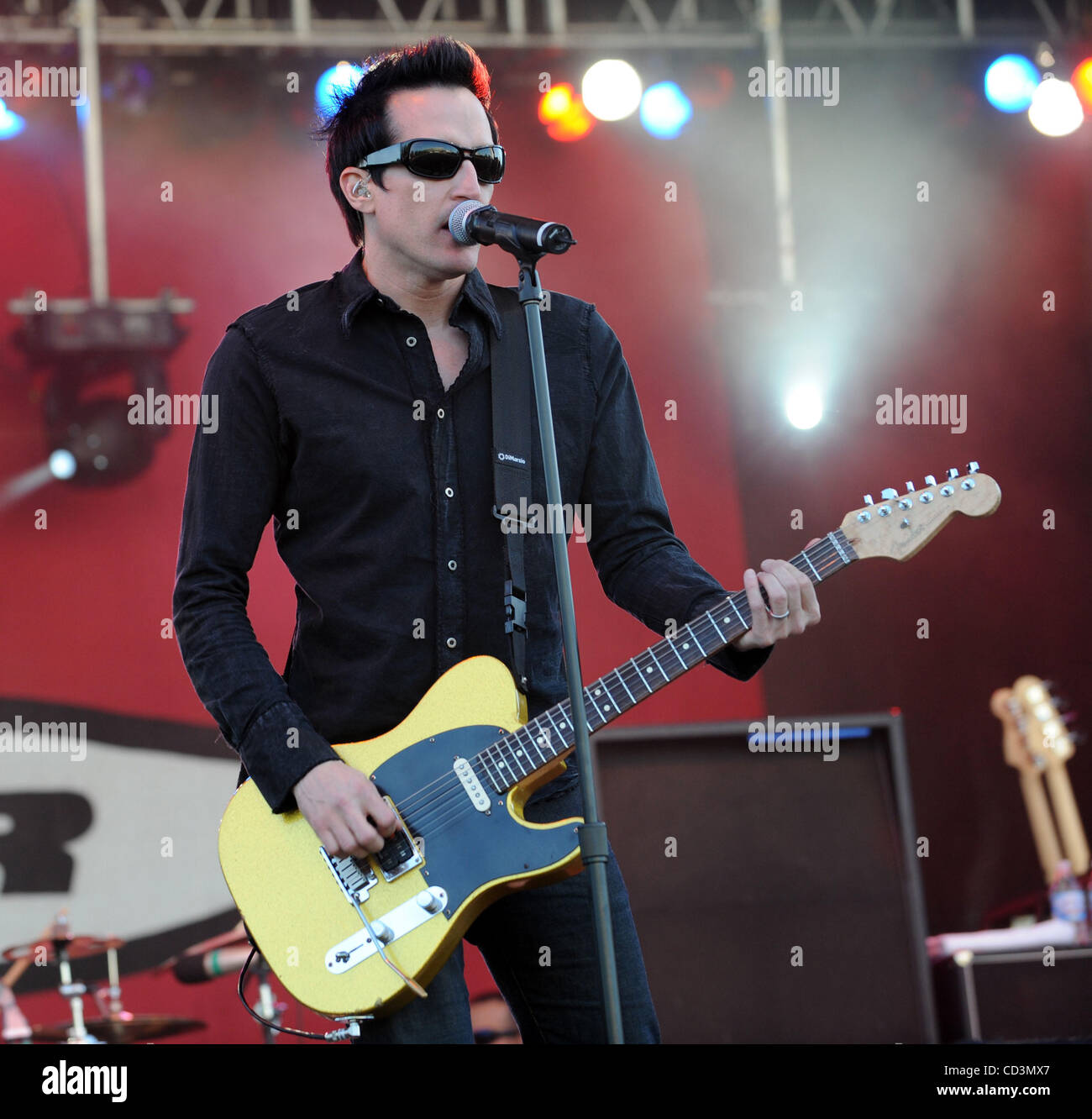 May 17, 2008 - Columbus, Ohio; USA - Singer RICHARD PATRICK of the band ...
