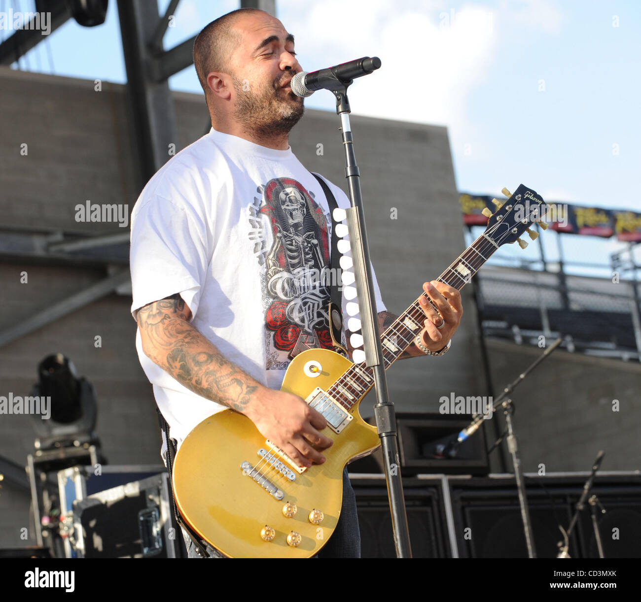 May 17, 2008 - Columbus, Ohio; USA - Singer AARON LEWIS of the band ...