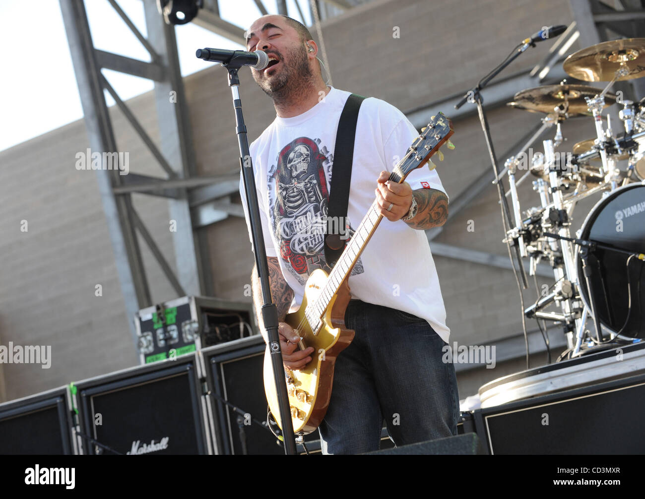 May 17, 2008 - Columbus, Ohio; USA - Singer AARON LEWIS of the band ...