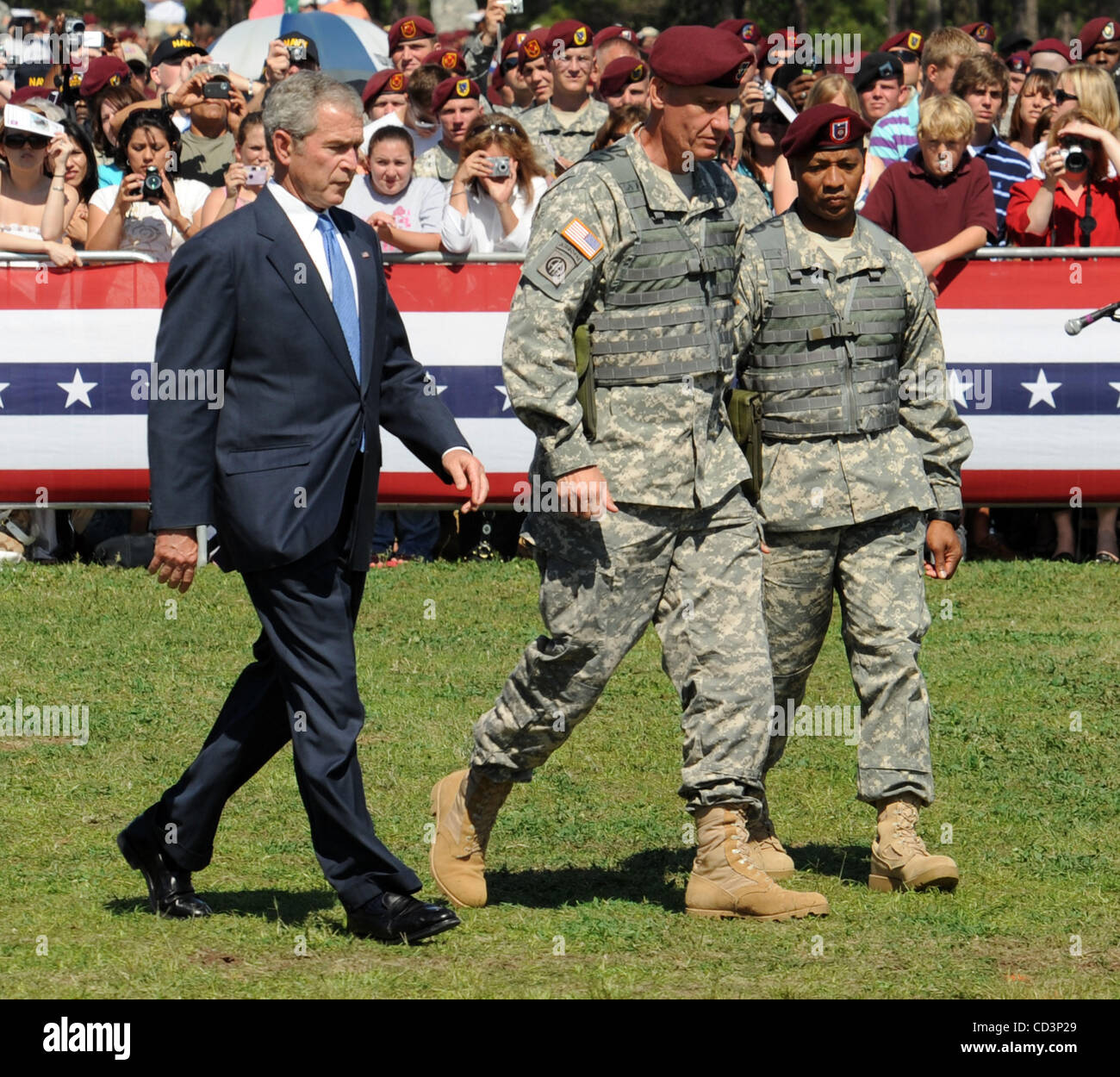 May 22, 2008 - Fort Bragg, North Carolina; USA - (L-R) President GEORGE ...
