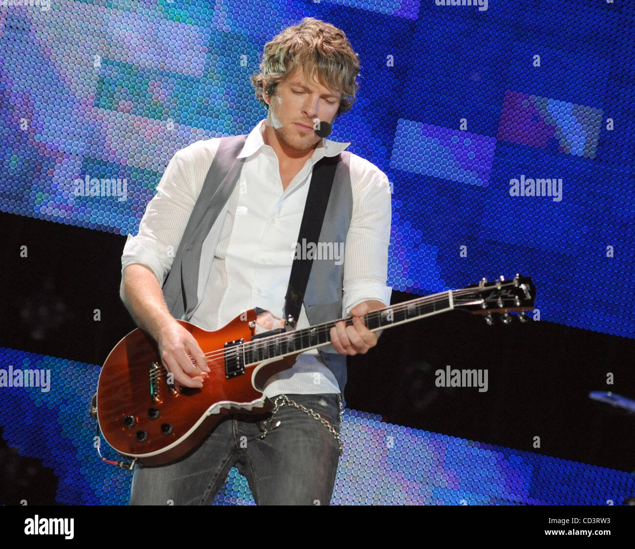 Jun 5, 2008 - Nashville, Tennessee; USA - Guitarist JOE DON ROONEY of ...