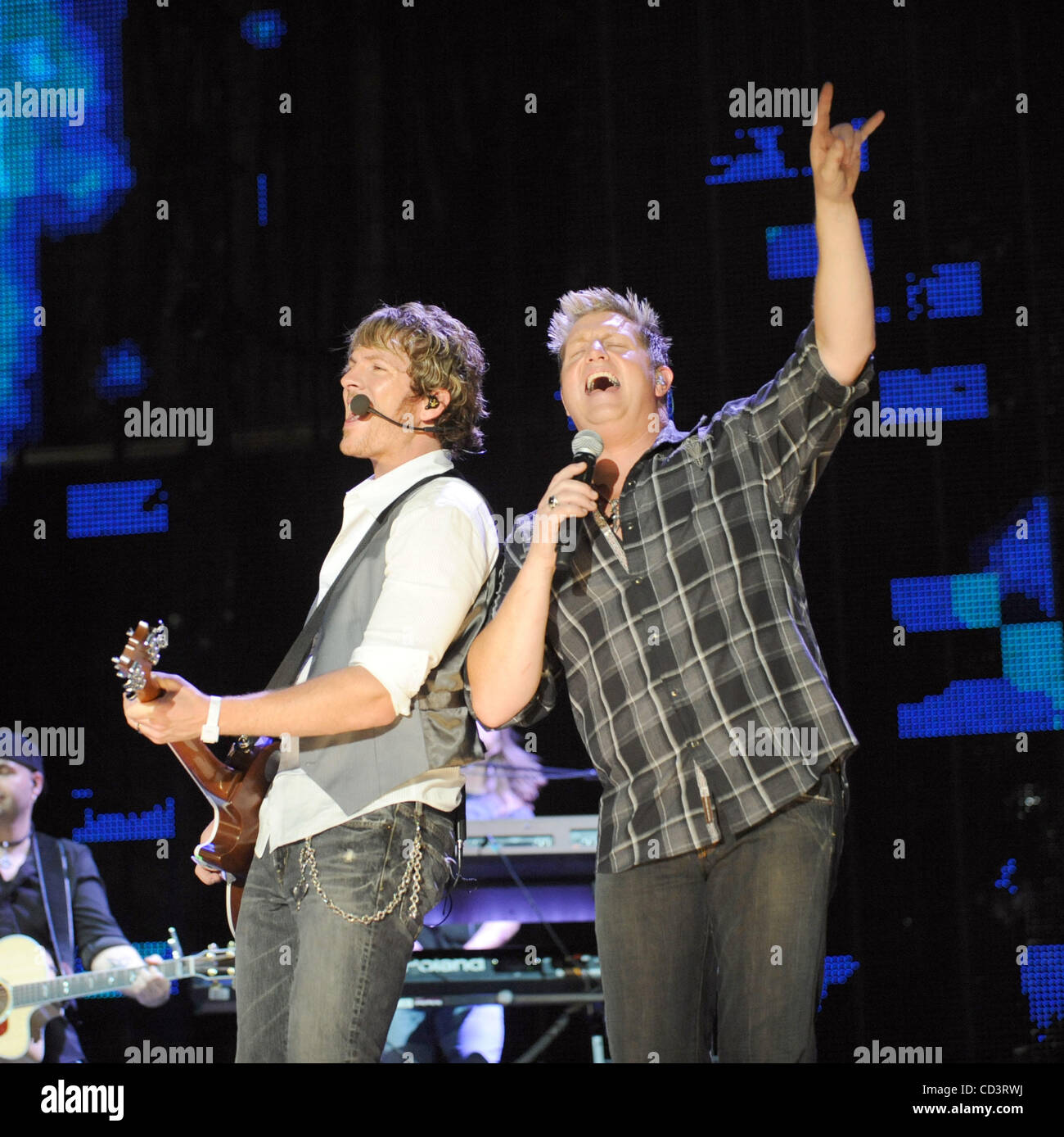 Jun 5, 2008 - Nashville, Tennessee; USA - (L-R) Guitarist JOE DON ...