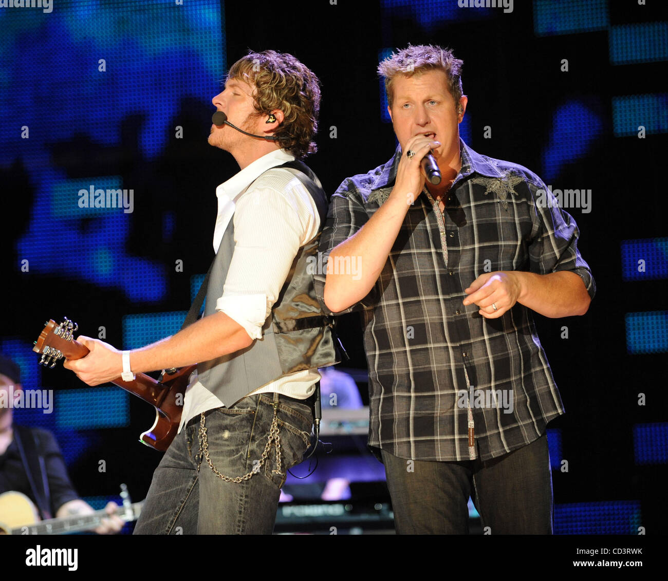 Jun 5, 2008 - Nashville, Tennessee; USA - (L-R) Guitarist JOE DON ...