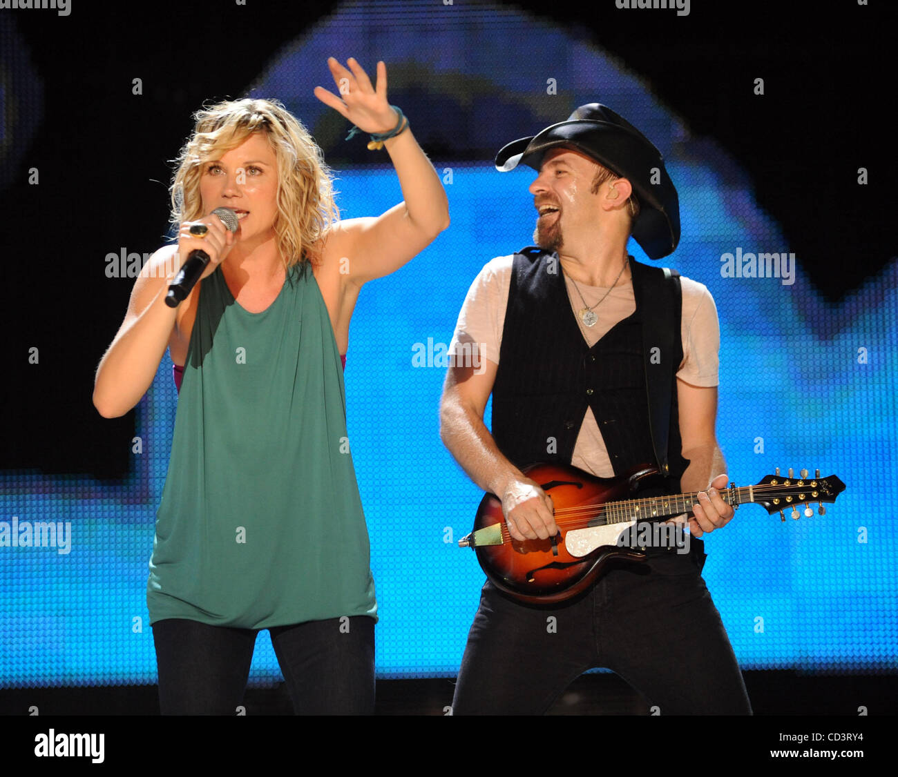 Jun 5, 2008 - Nashville, Tennessee; USA - Singer JENNIFER NETTLES and ...