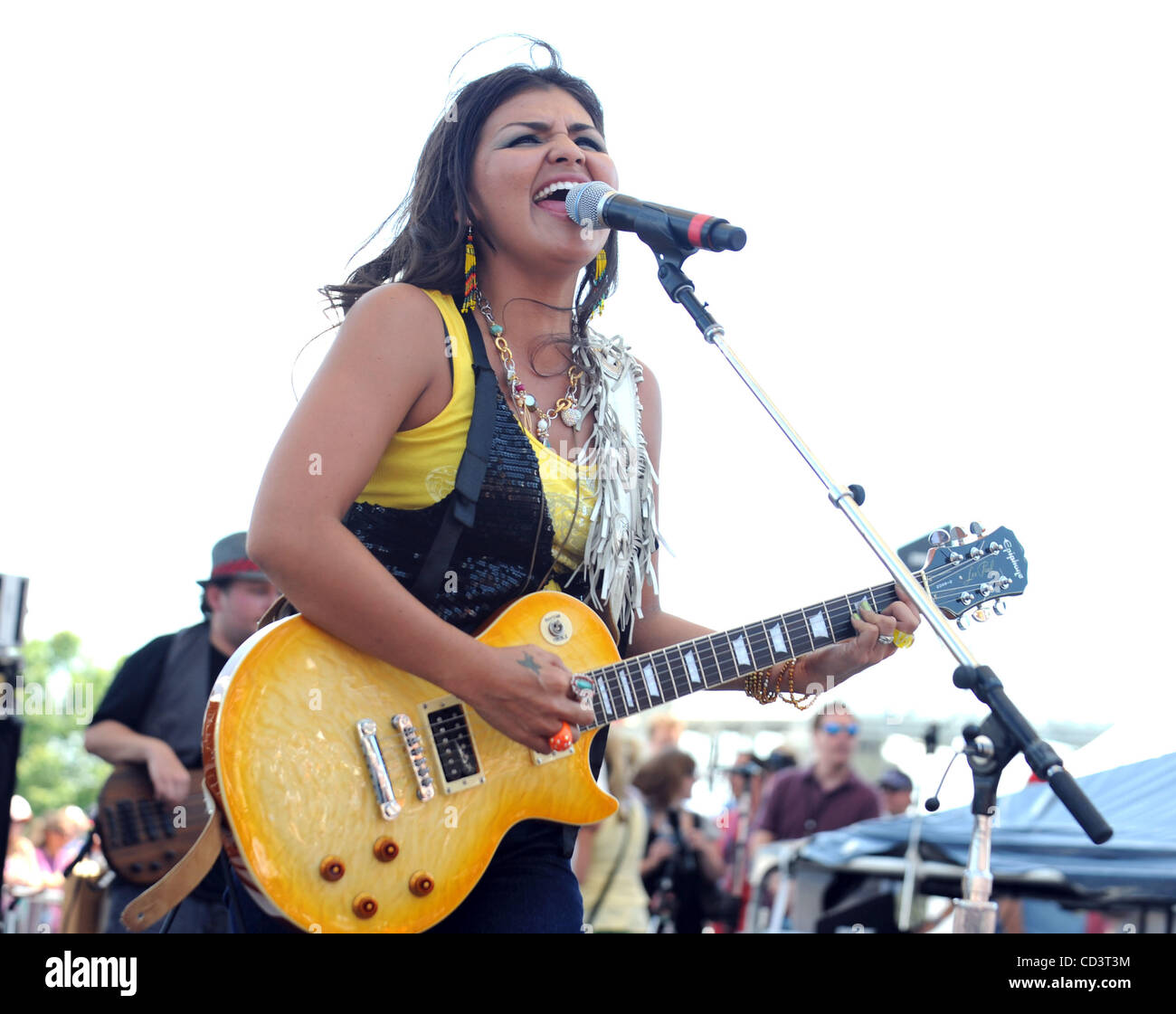 Crystal shawanda hi-res stock photography and images - Alamy