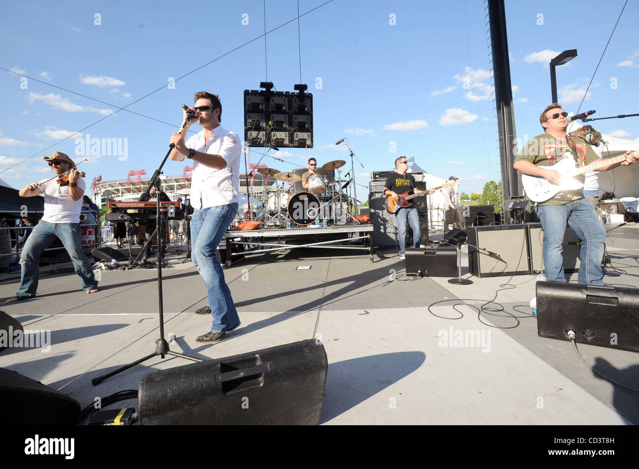 Jun 5, 2008 - Nashville, Tennessee; USA - (L-R) Fiddler DAVID PICHETTE ...