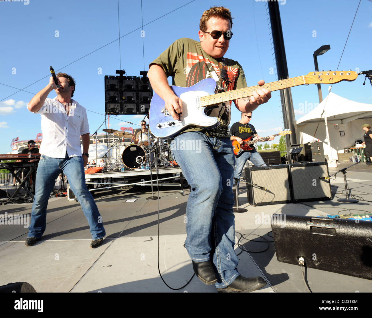 Jun 5, 2008 - Nashville, Tennessee; USA - (L-R) Singer BRAD MATES and ...