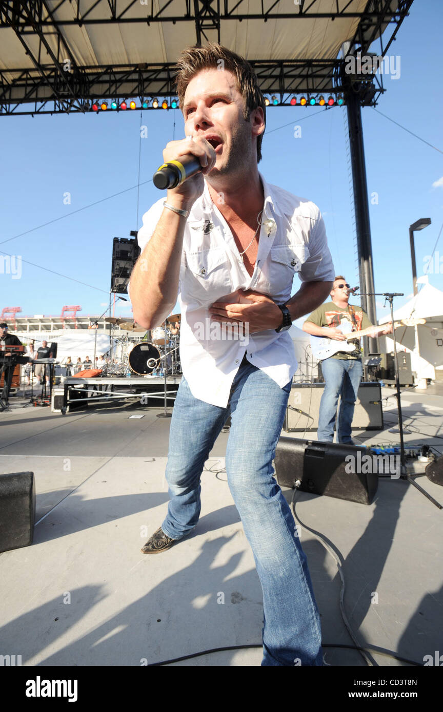 Jun 5, 2008 - Nashville, Tennessee; USA - Singer BRAD MATES of the band ...
