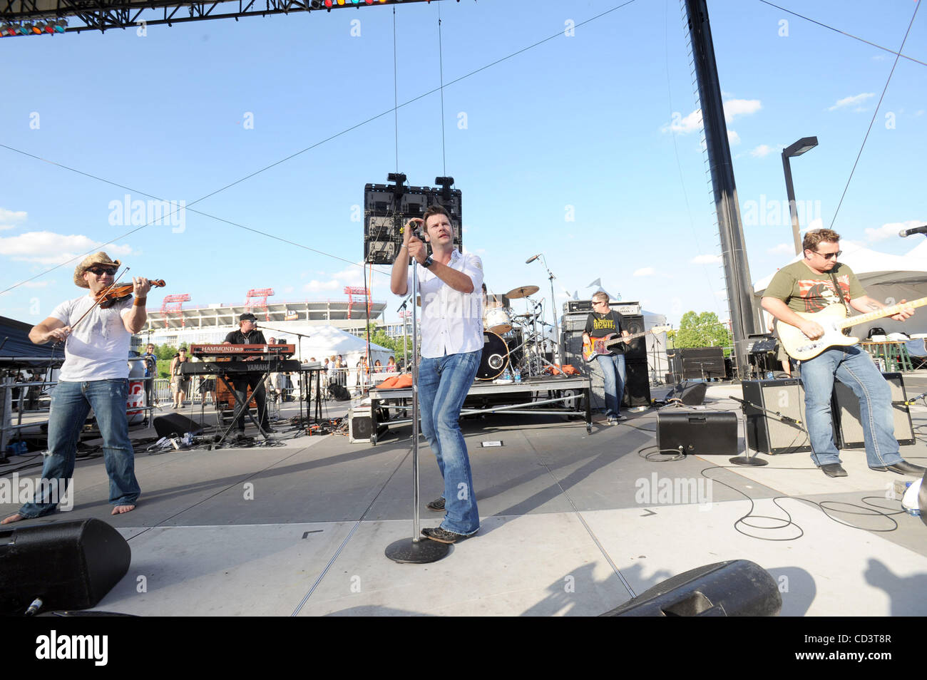 Jun 5, 2008 - Nashville, Tennessee; USA - (L-R) Fiddler DAVID PICHETTE ...