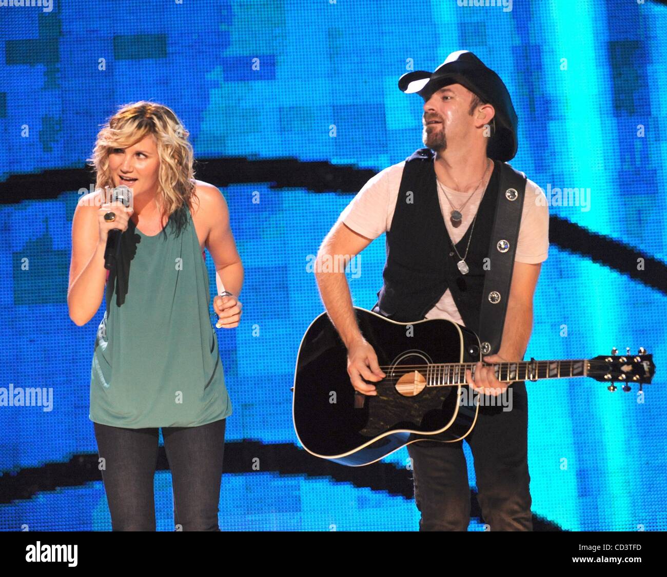 Jun 05, 2008 - Nashville, Tennessee, USA - Singer JENNIFER NETTLES and ...