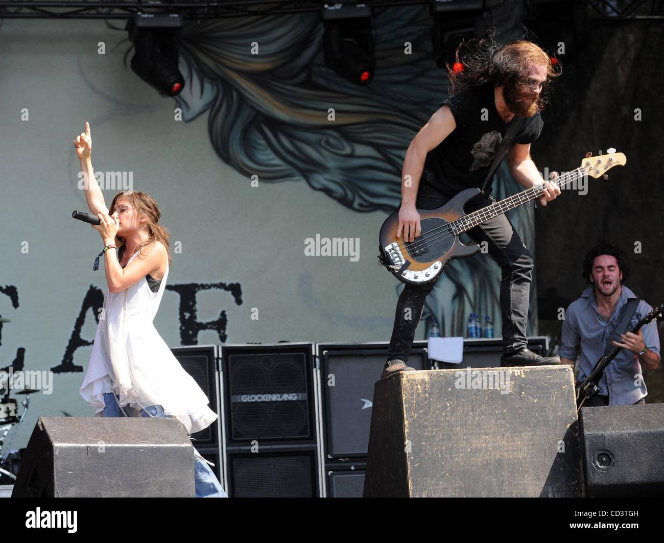 Jun 05, 2008 - Nashville, Tennessee, USA - Bass Guitarist PAT SEALS ...
