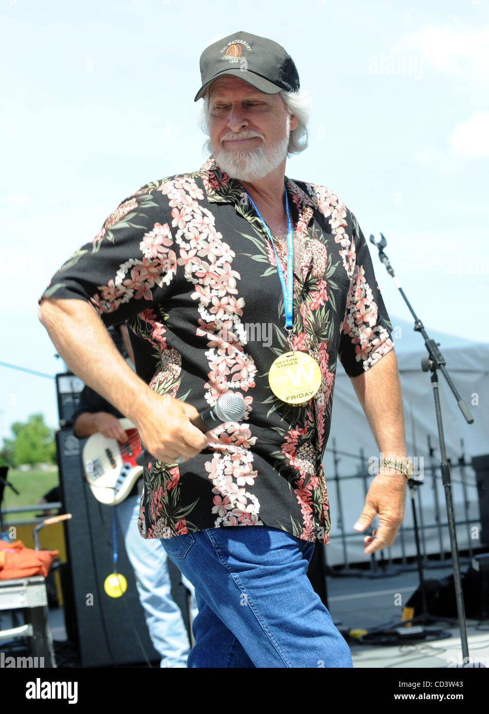 Jun 6, 2008 - Nashville, Tennessee; USA -Singer JOE STAMPLEY makes an ...