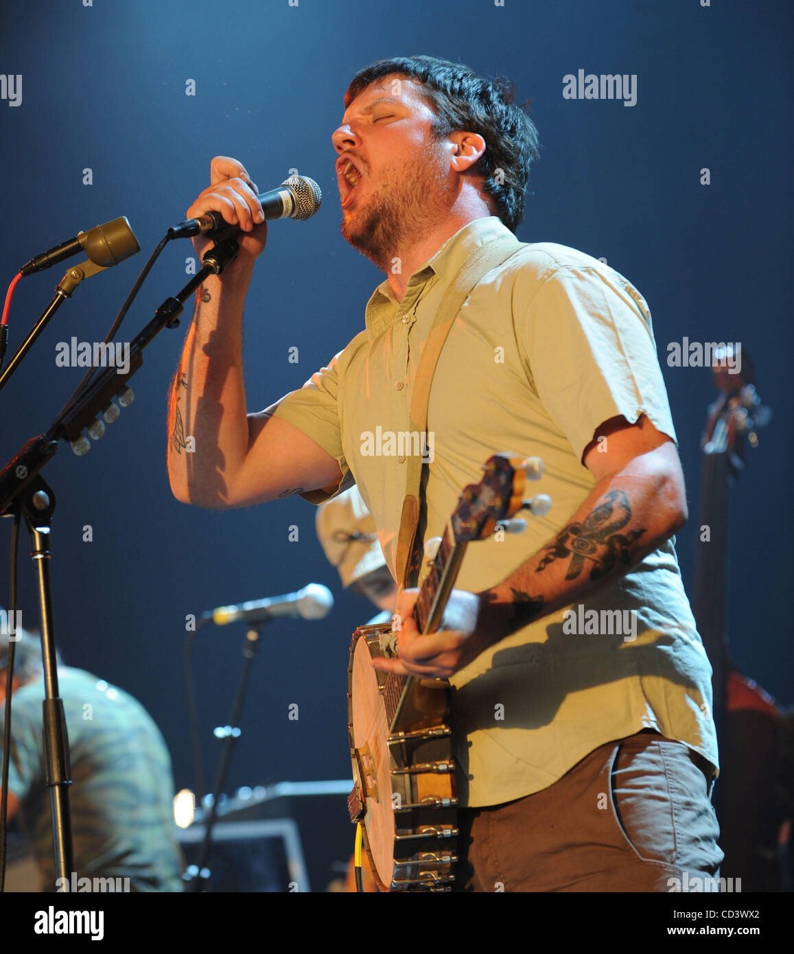 Jun 10, 2008 - Raleigh, North Carolina; USA - Singer / Guitarist ISAAC ...