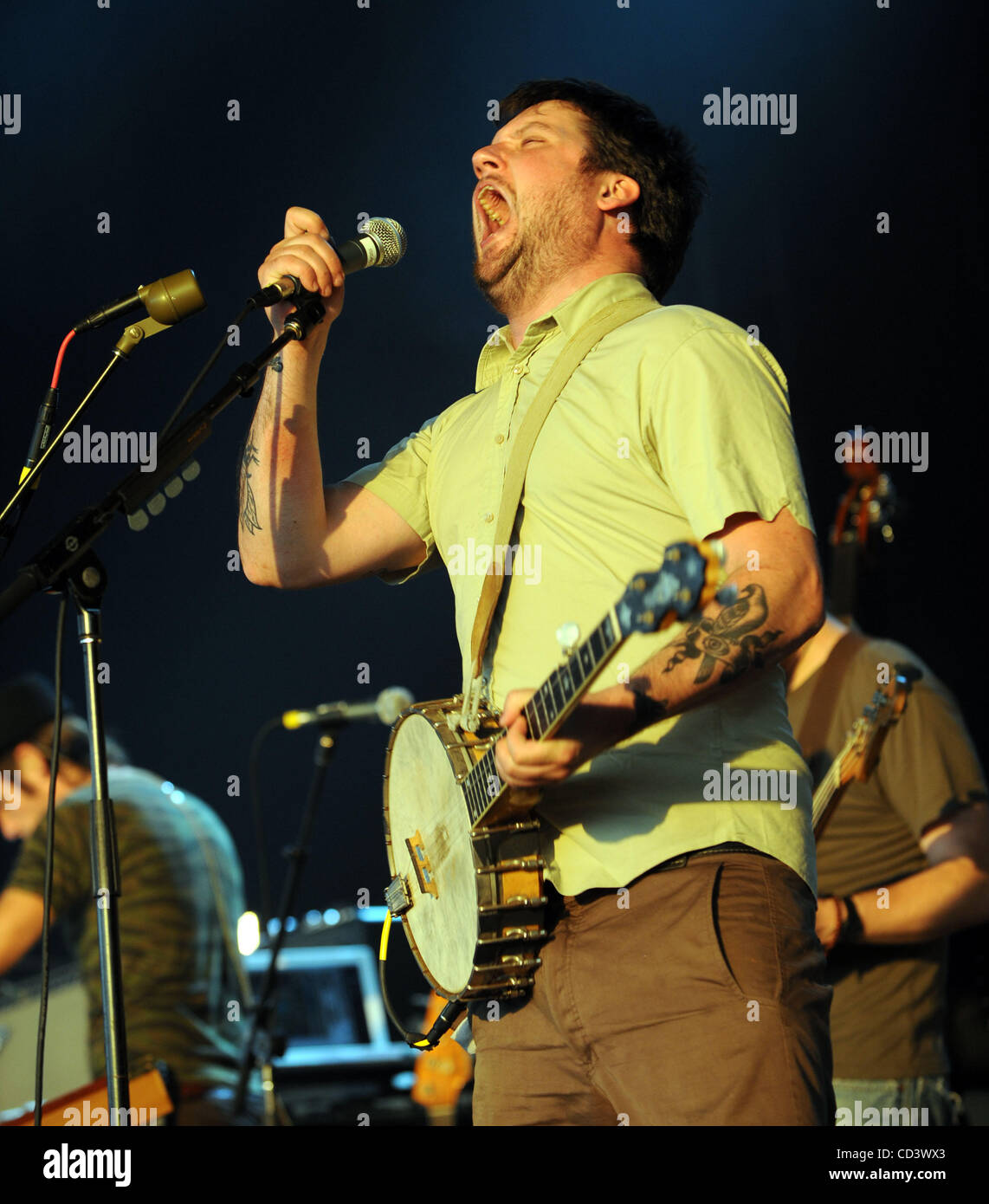 Jun 10, 2008 - Raleigh, North Carolina; USA - Singer / Guitarist ISAAC ...