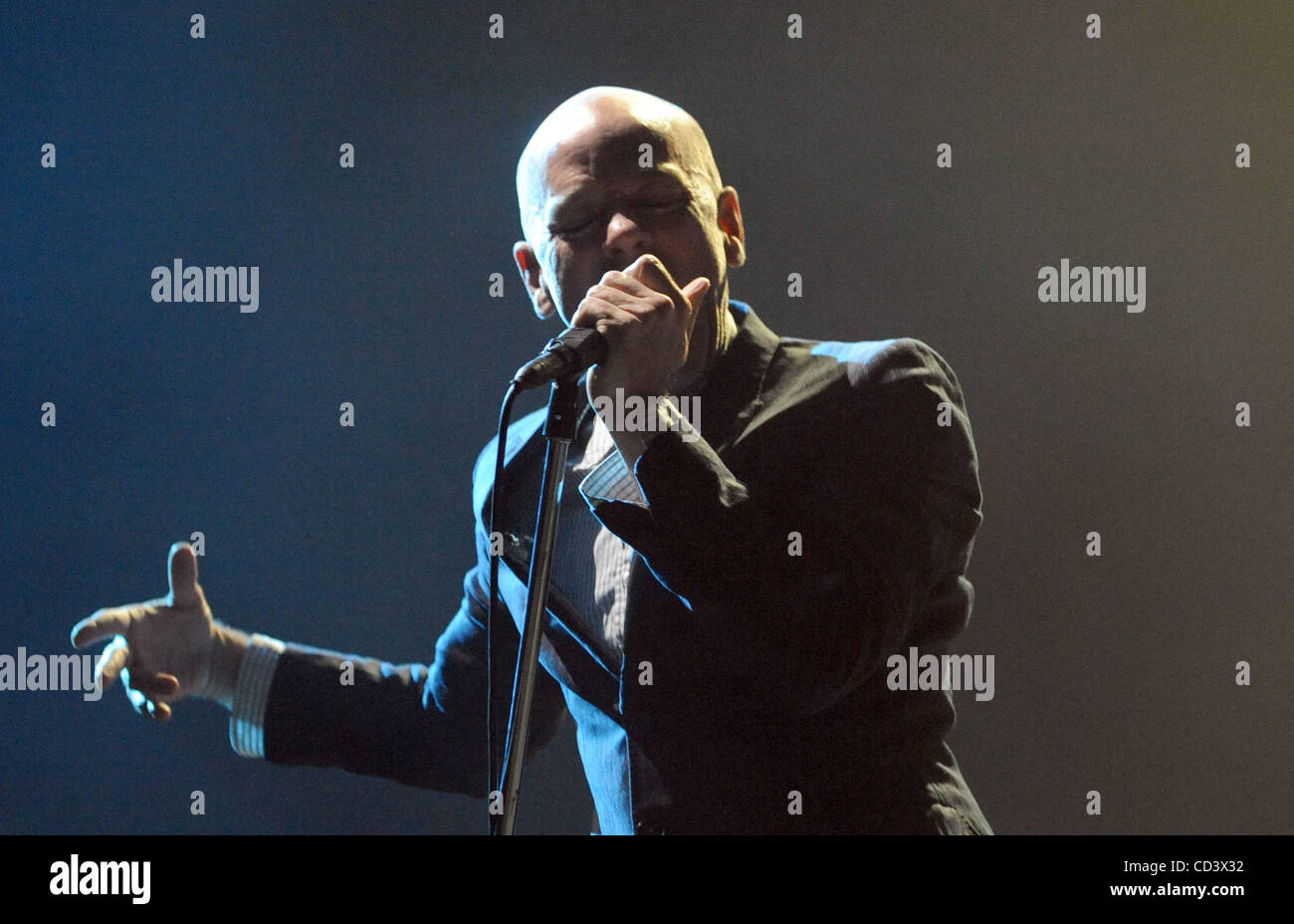 Jun 10, 2008 - Raleigh, North Carolina; USA - Singer MICHAEL STIPE of ...
